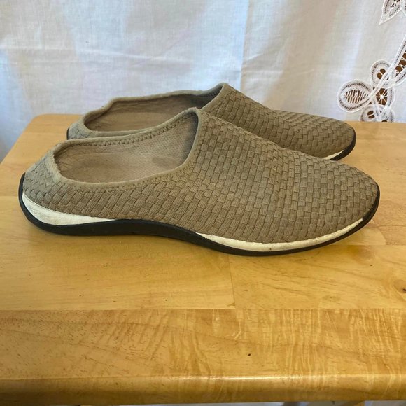 L.L. Bean | Shoes | Size 1m Womens Tan Woven Textured Ll Bean Slip On ...